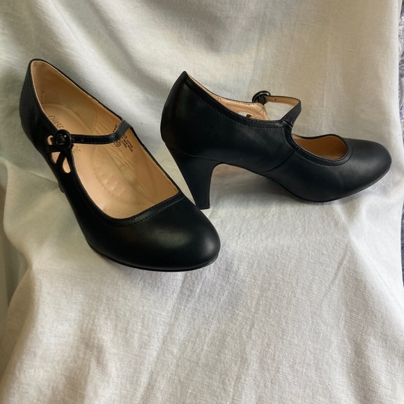 Chase + Chloe | Shoes | Vintage Style 3 Heels Dress Shoes Black Retro ...